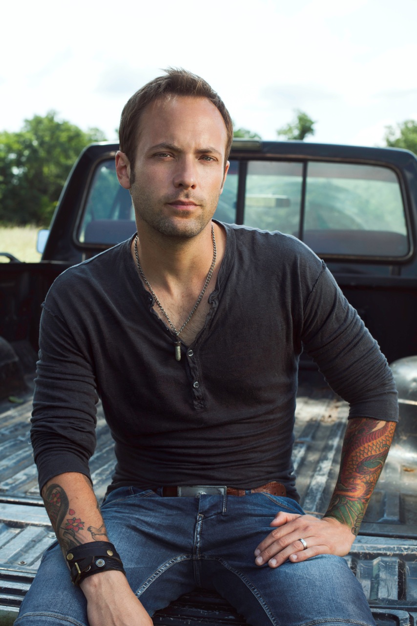 CANADIAN COUNTRY STAR DALLAS SMITH ACHIEVES PLATINUM STATUS WITH SMASH ...